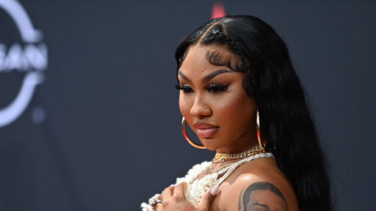 Ari Fletcher Wiki, Age, Height, Ethnicity, Mom, Son, Net Worth ...