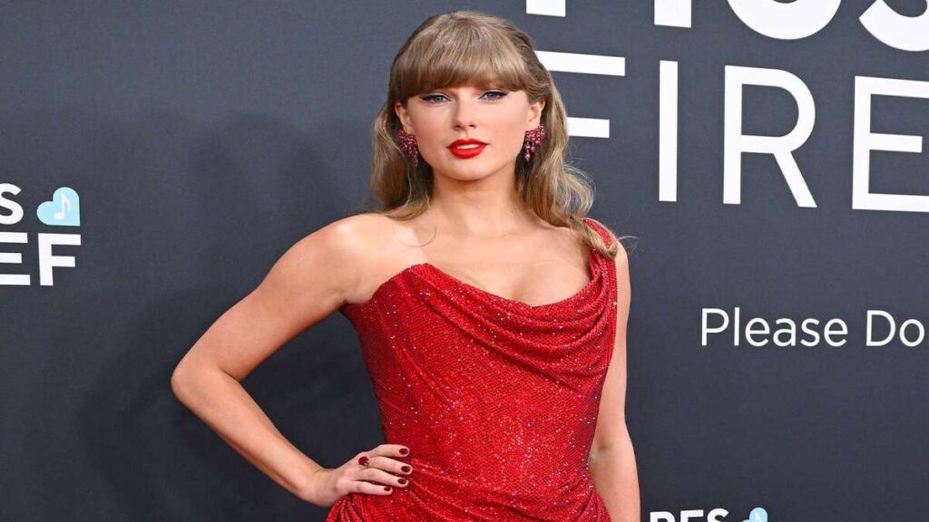 Taylor Swift Bio, Age, Height, Engaged, Songs, Net Worth ...