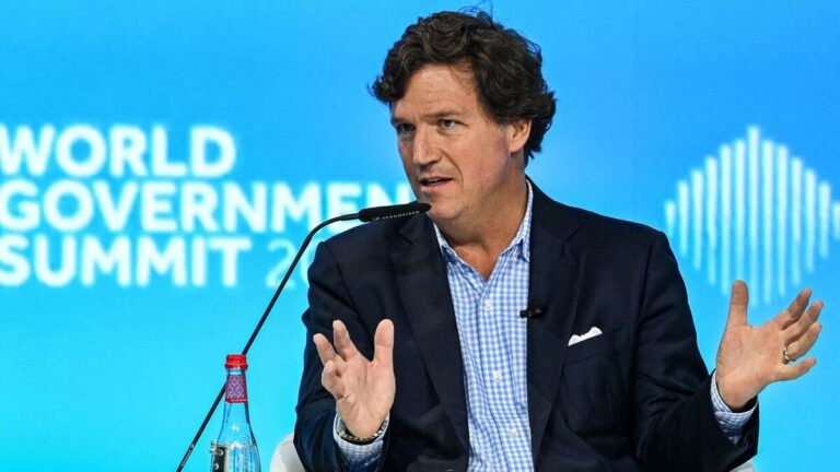 Tucker Carlson Fox News, Bio, Age, Height, Wife, Dad, Net Worth ...