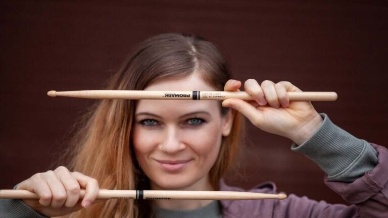 Anika Nilles Bio, Age, Height, Husband, Drummer, Net Worth ...