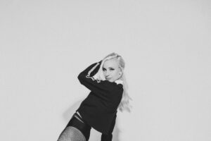 Emily Deahl Wiki, Age, Height, Engaged, Songs, Net Worth ...